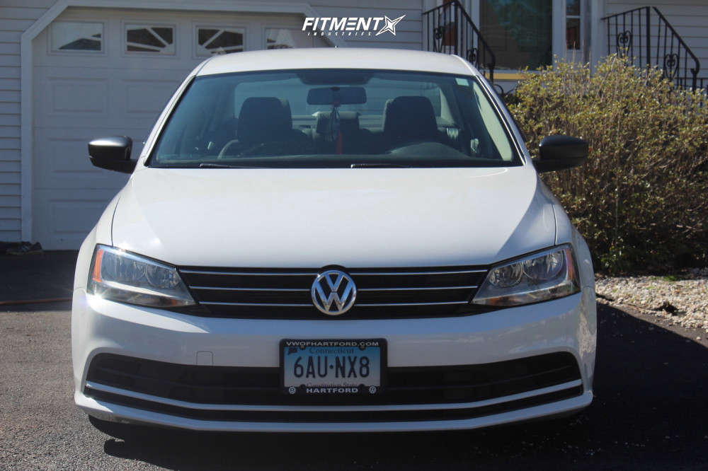 2015 Volkswagen Jetta SE with 18x8.5 Rotiform Blq and Hankook 225x40 on ...