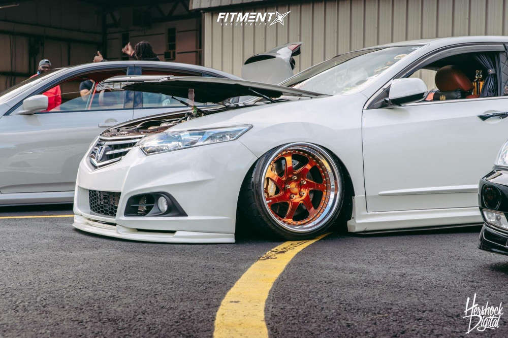 2010 Acura TSX V6 with 19x10.5 Infinitewerks Dx-7 and Federal 205x35 on ...