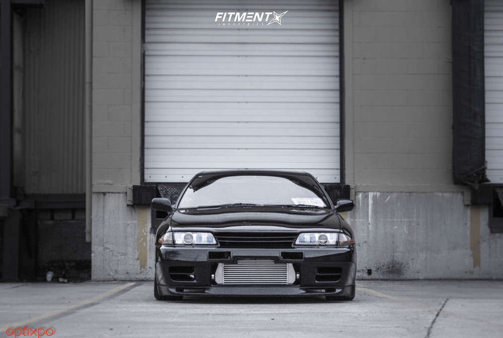 1990 Nissan Skyline R32 Base with 18x9.5 Volk Te37 and Toyo Tires ...
