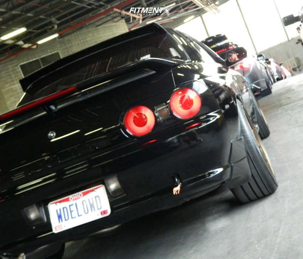 1990 Nissan Skyline R32 Base with 18x9.5 Volk Te37 and Toyo Tires ...