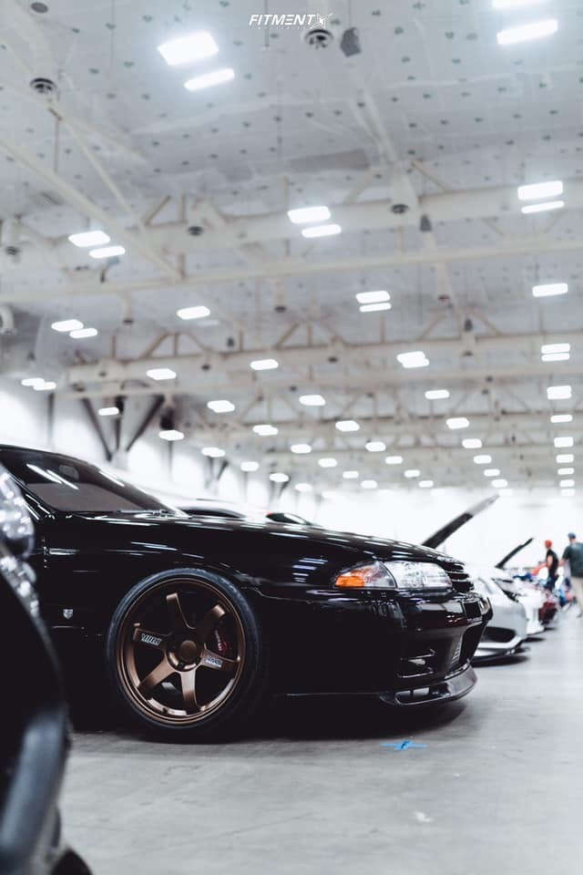 1990 Nissan Skyline R32 Base with 18x9.5 Volk Te37 and Toyo Tires ...