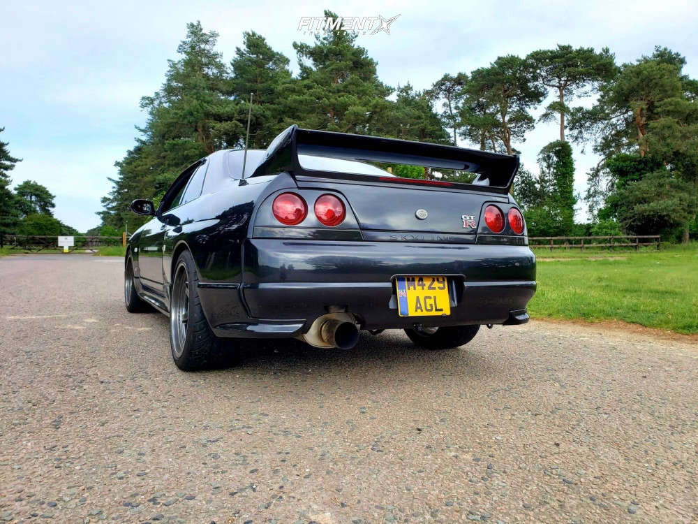 1995 Nissan GT-R Base with 18x9.5 Cosmis Racing XT-006R and Dunlop ...