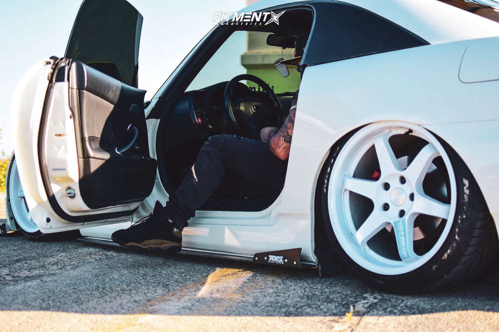 2005 Honda S2000 Base with 18x9.5 ESR Sr07 and Nitto 245x40 on Air ...