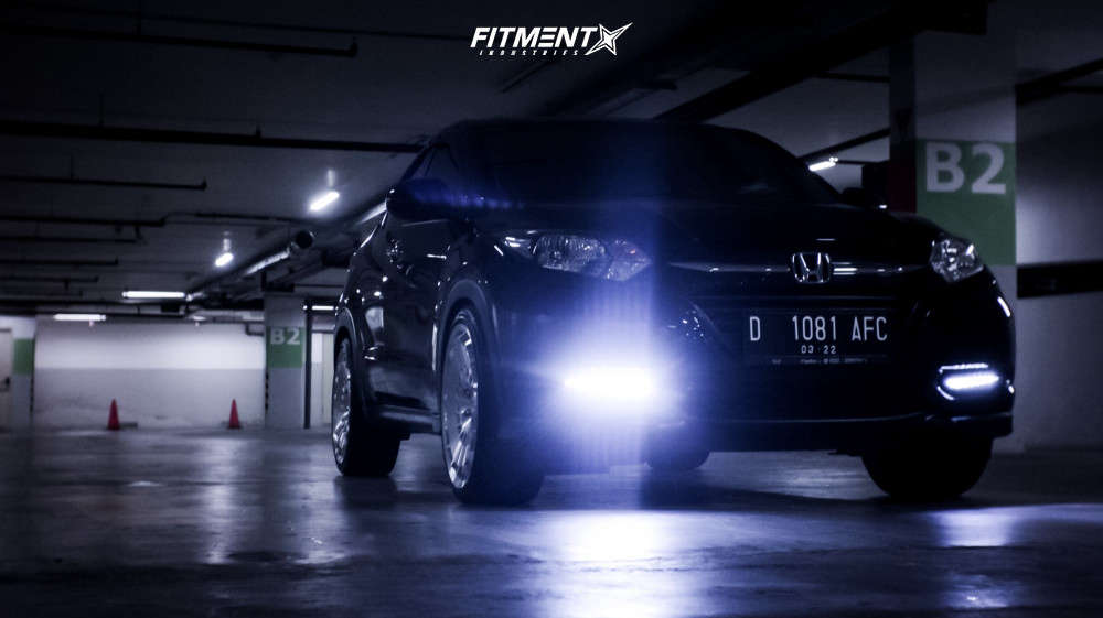 2017 Honda HR-V EX-L with 20x8.5 Rotiform Ccv and Accelera 245x35 on ...