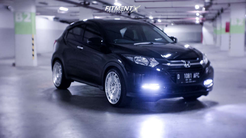 2017 Honda HR-V EX-L with 20x8.5 Rotiform Ccv and Accelera 245x35 on ...