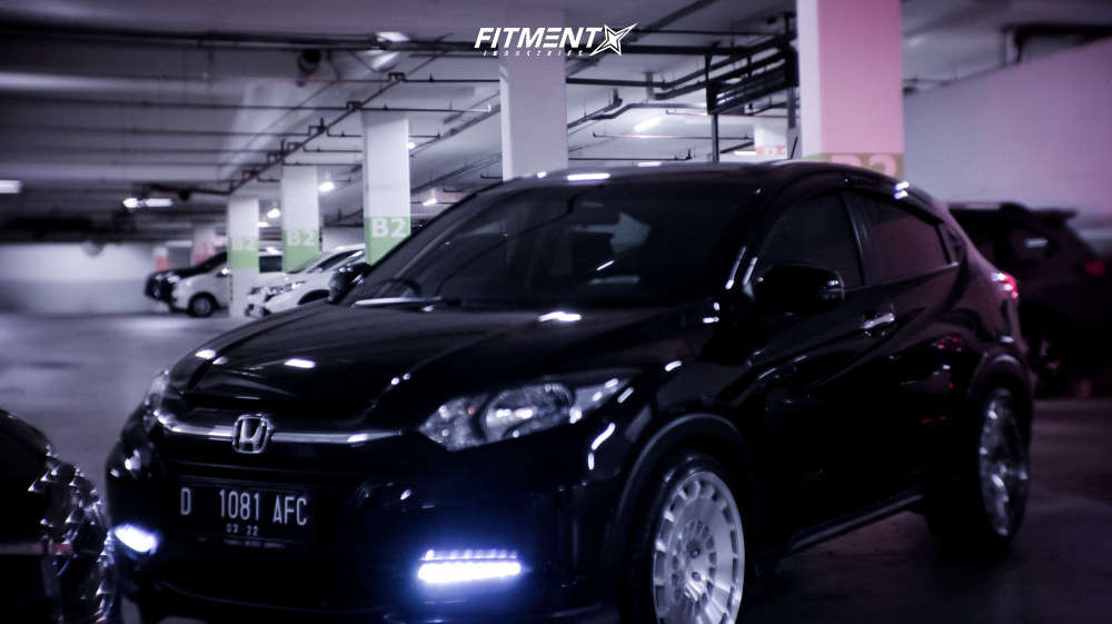 2017 Honda HR-V EX-L with 20x8.5 Rotiform Ccv and Accelera 245x35 on ...