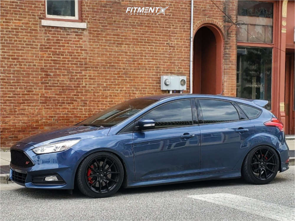 2018 Ford Focus ST with 18x8.5 Option Lab R716 and Federal 225x35 on ...