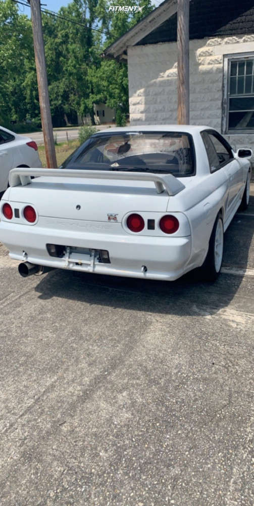 1992 Nissan Skyline R32 Base with 17x8 Enkei NT03 and Yokohama 235x45 ...