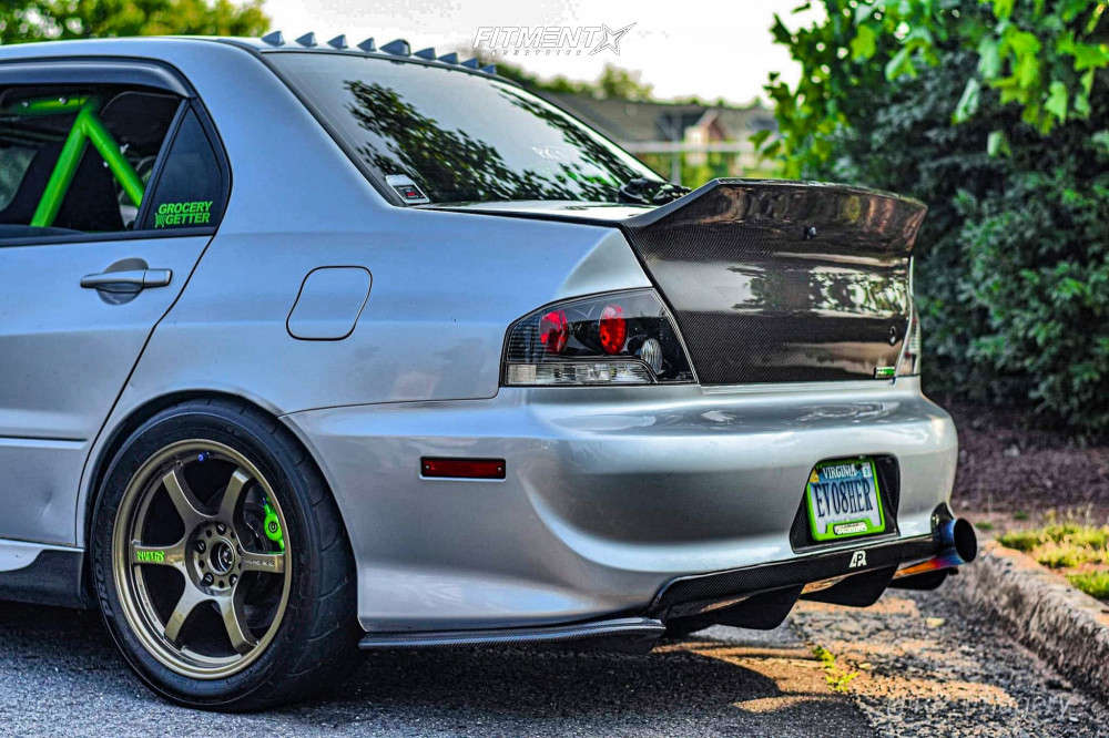 2003 Mitsubishi Lancer Evolution with 17x9.5 Rays Engineering 57DR and ...