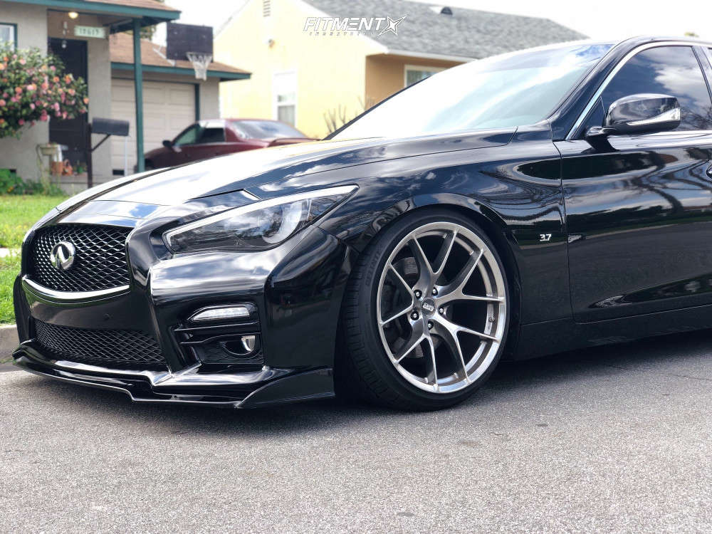 2015 INFINITI Q50 Premium with 19x10.5 ESR Rf2 and Delinte 235x35 on ...