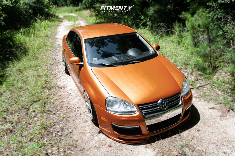 2009 Volkswagen Jetta S with 18x9.5 JNC Jnc047 and Black Lion 215x40 on ...