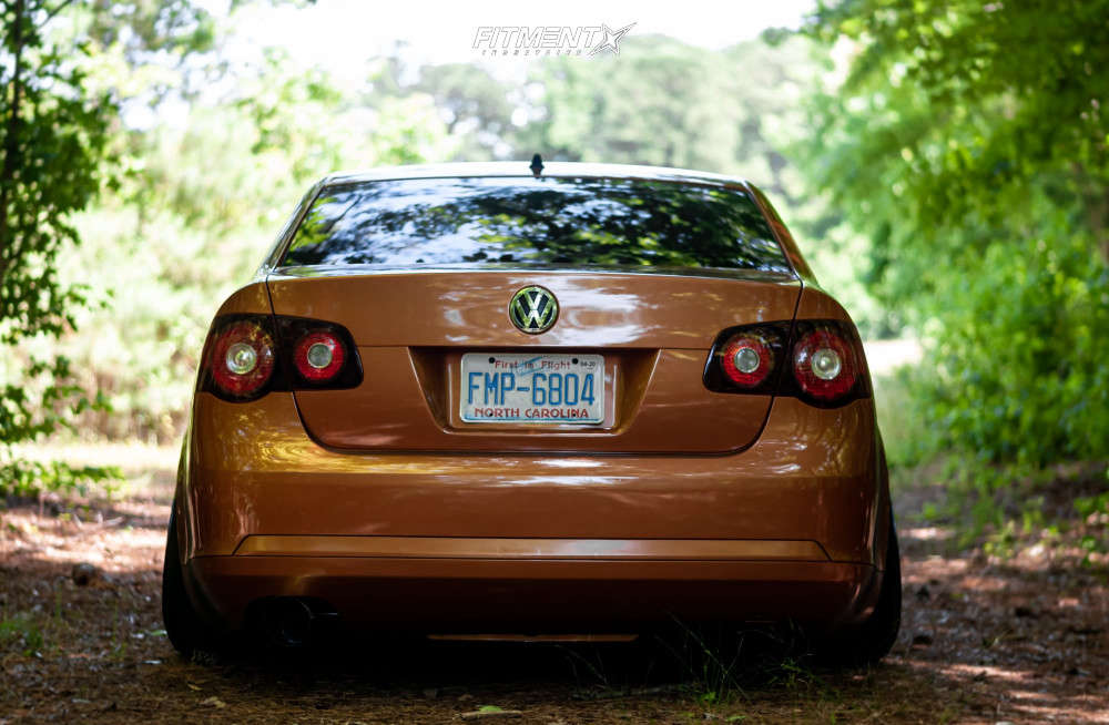 2009 Volkswagen Jetta S with 18x9.5 JNC Jnc047 and Black Lion 215x40 on ...