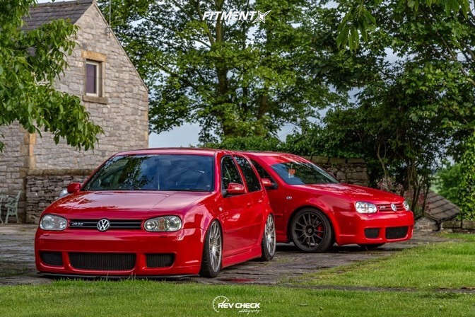 2004 Volkswagen R32 Base with 18x8 BBS Ch and Avon 225x40 on Air ...