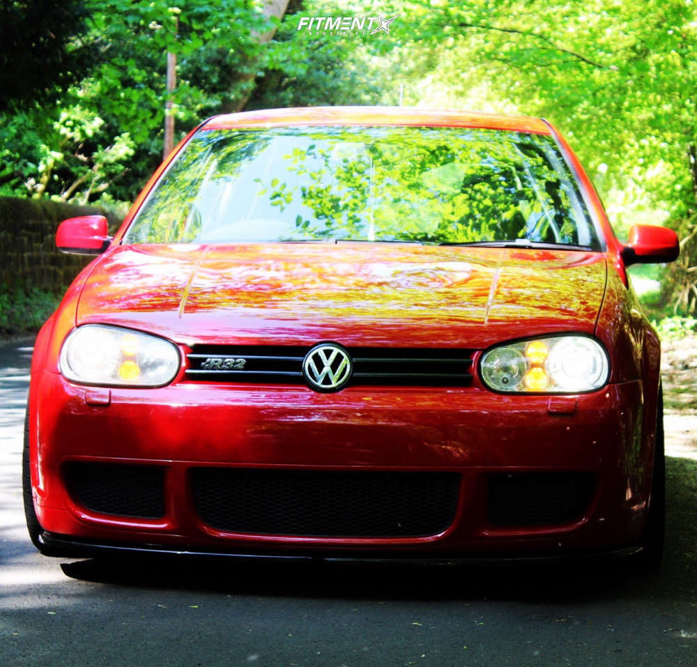 2004 Volkswagen R32 Base with 18x8 BBS Ch and Avon 225x40 on Air ...