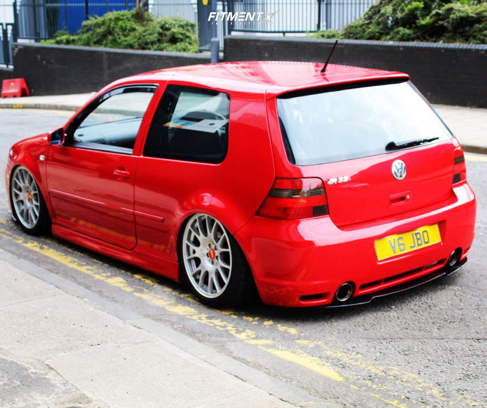 2004 Volkswagen R32 Base with 18x8 BBS Ch and Avon 225x40 on Air ...