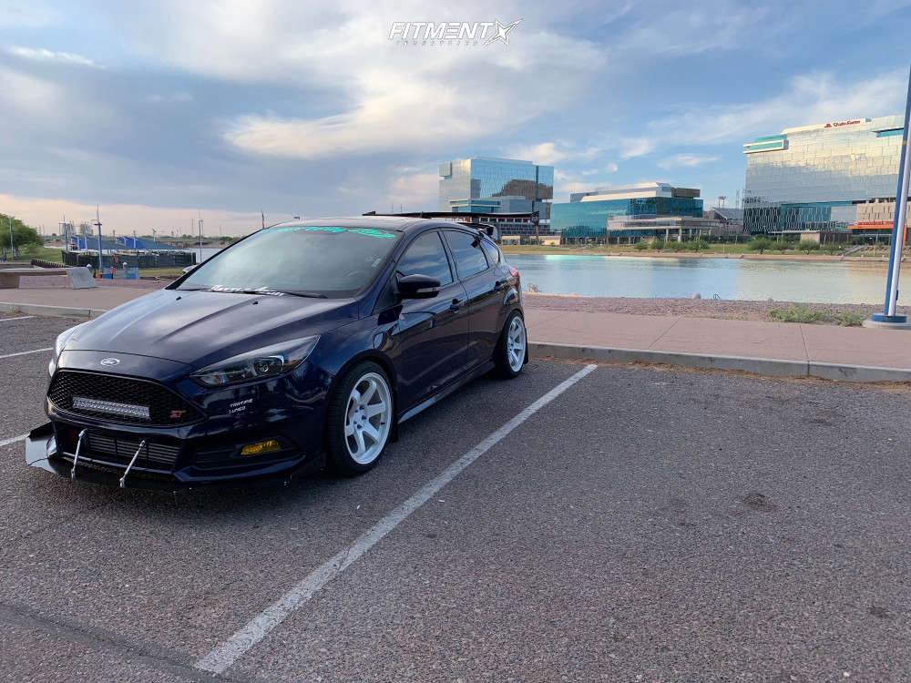 2017 Ford Focus ST with 18x9.5 Rota Grid and Falken 255x35 on Lowering ...