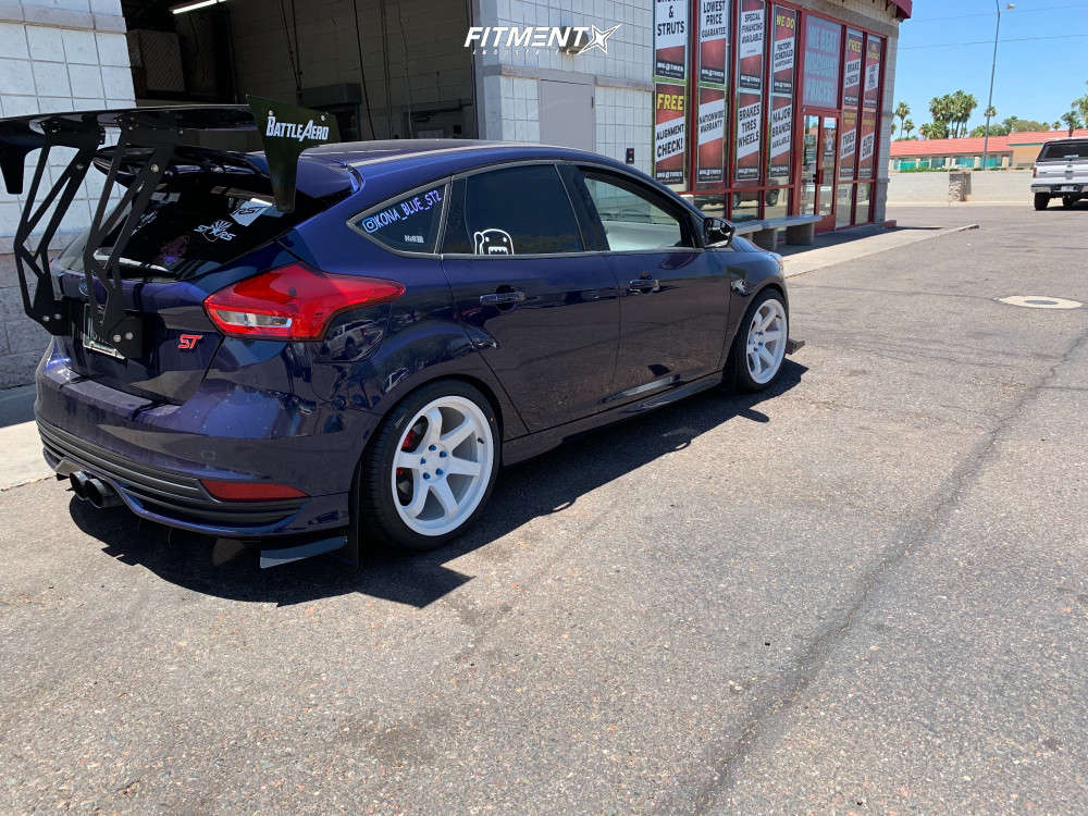 2017 Ford Focus ST with 18x9.5 Rota Grid and Falken 255x35 on Lowering ...