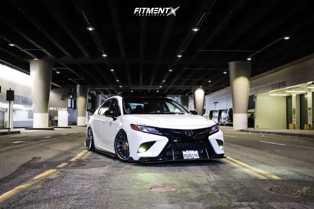 2018 Toyota Camry XSE with 20x8.5 Rotiform Rse and Toyo Tires 225x35 on ...