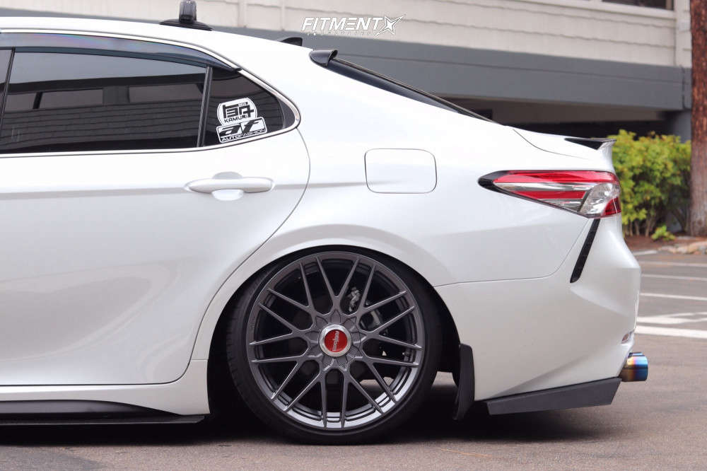 2018 Toyota Camry XSE with 20x8.5 Rotiform Rse and Toyo Tires 225x35 on ...
