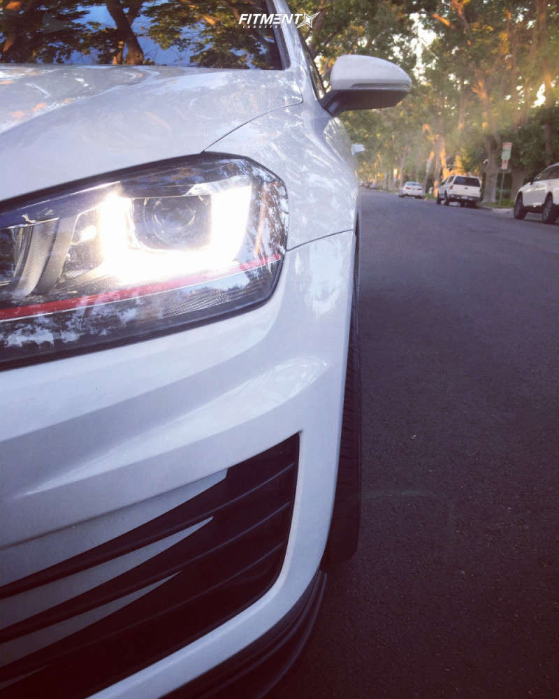 2017 Volkswagen GTI SE with 18x8 Advanti Racing Hybris and Kumho 225x40 ...