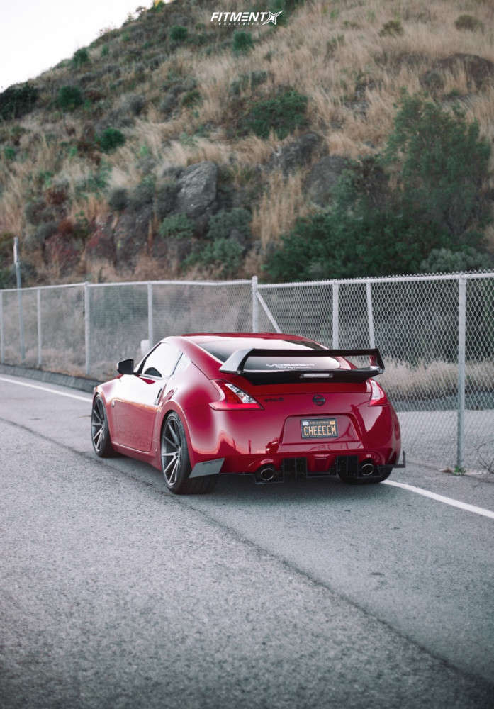 2017 Nissan 370Z Base with 20x9.5 Vossen Vfs1 and Michelin 255x25 on ...