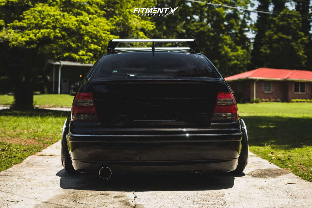 2004 Volkswagen Jetta GLI 1.8T 4dr Sedan (1.8L 4cyl Turbo 6M) with 18x9 ...