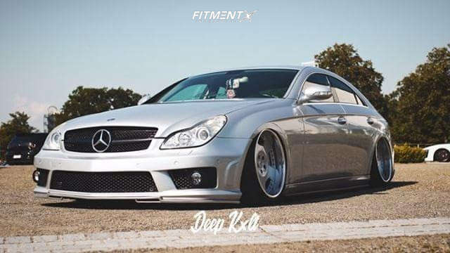 2005 Mercedes-Benz CLS550 CLS550 4dr Sedan (5.5L 8cyl 7A) with 19x10 ...