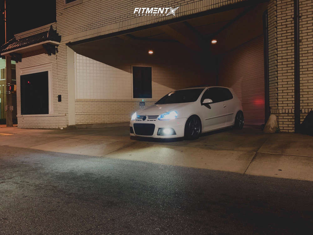 2009 Volkswagen GTI Base with 17x7.5 TR Motorsport MT1 and Yokohama ...