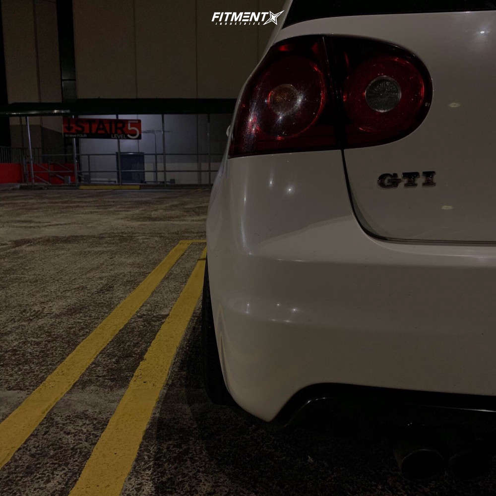 2009 Volkswagen GTI Base with 17x7.5 TR Motorsport MT1 and Yokohama ...