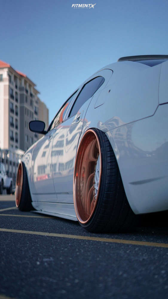 2010 Dodge Charger SXT with 22x10.5 Infinitewerks Mt and Lionhart ...