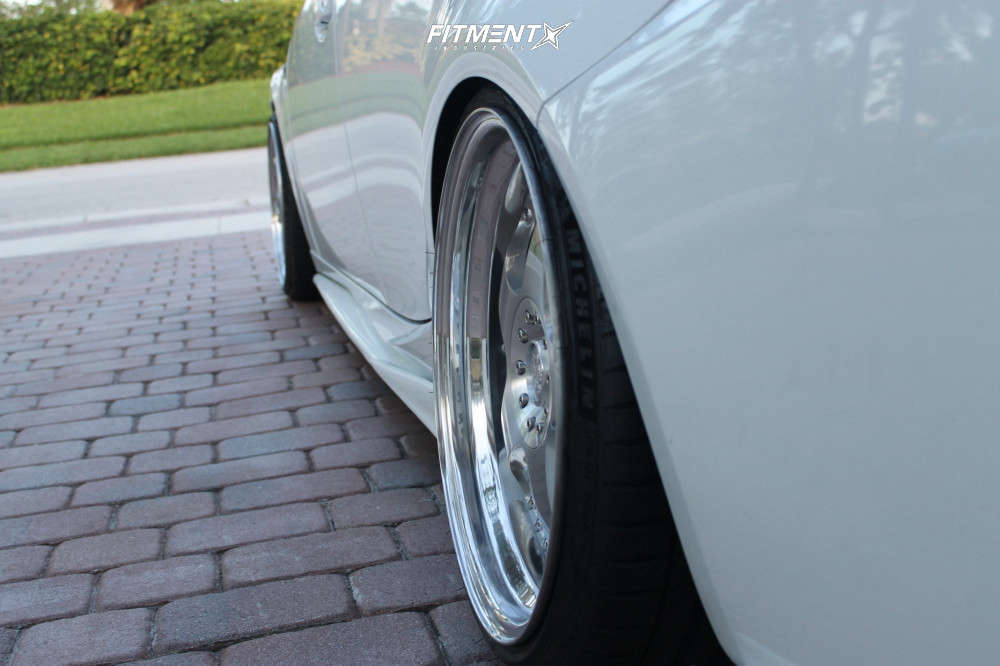 2017 Lexus IS200t F Sport with 19x9.5 Junction Produce Scara and ...