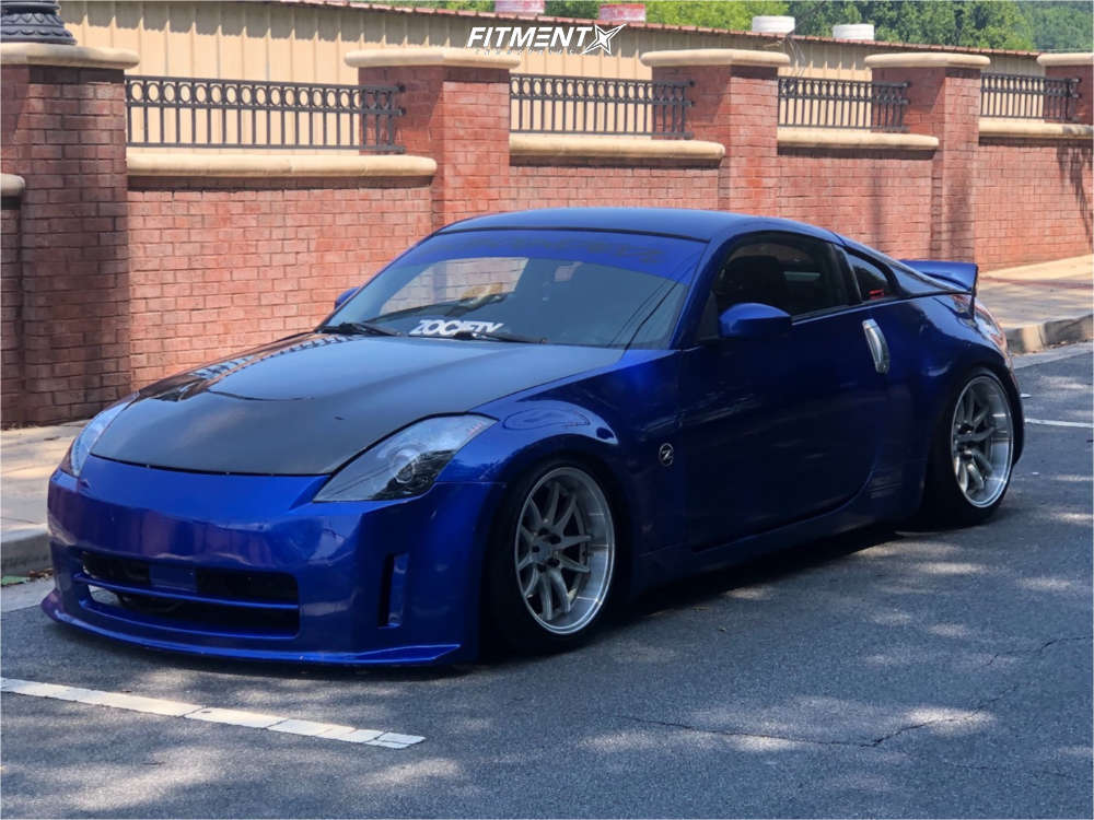 2005 Nissan 350Z Base with 18x10.5 Aodhan DS02 and Nexen 255x35 on ...