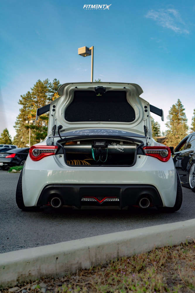 2018 Subaru BRZ Limited with 18x9.5 Cosmis Racing XT-006R and Federal ...