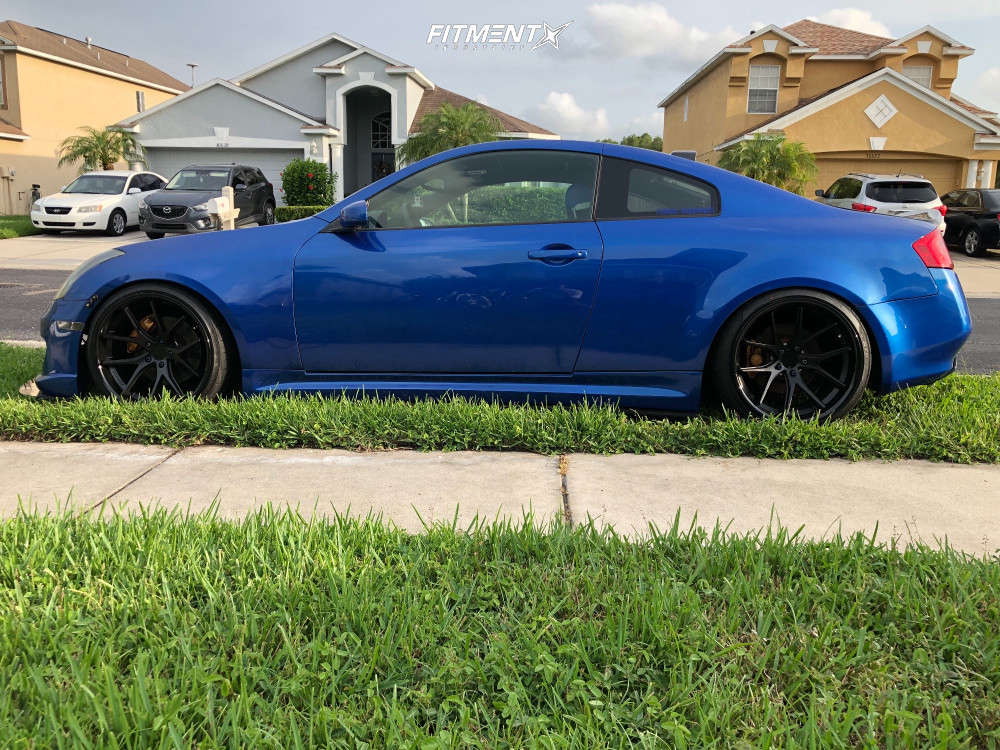 2003 INFINITI G35 Base with 20x10.5 Ferrada FR2 and Sumitomo 255x30 on ...