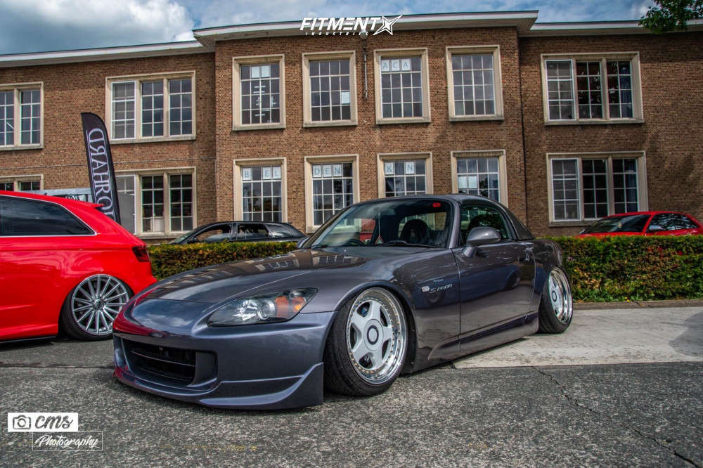 2005 Honda S2000 Base with 17x10 OZ Racing Futura and Maxxis 235x40 on Air Suspension | 740570 ...