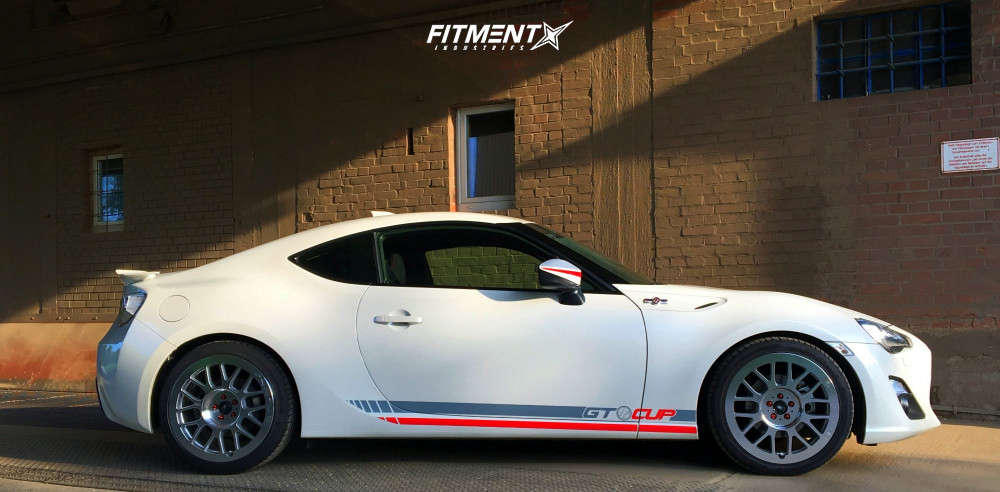 2016 Toyota 86 Base with 18x7.5 HD Gear and Hankook 235x40 on Stock ...