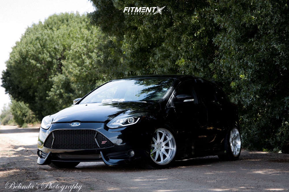 2013 Ford Focus ST with 18x9 XXR 527d and Falken 245x40 on Coilovers ...