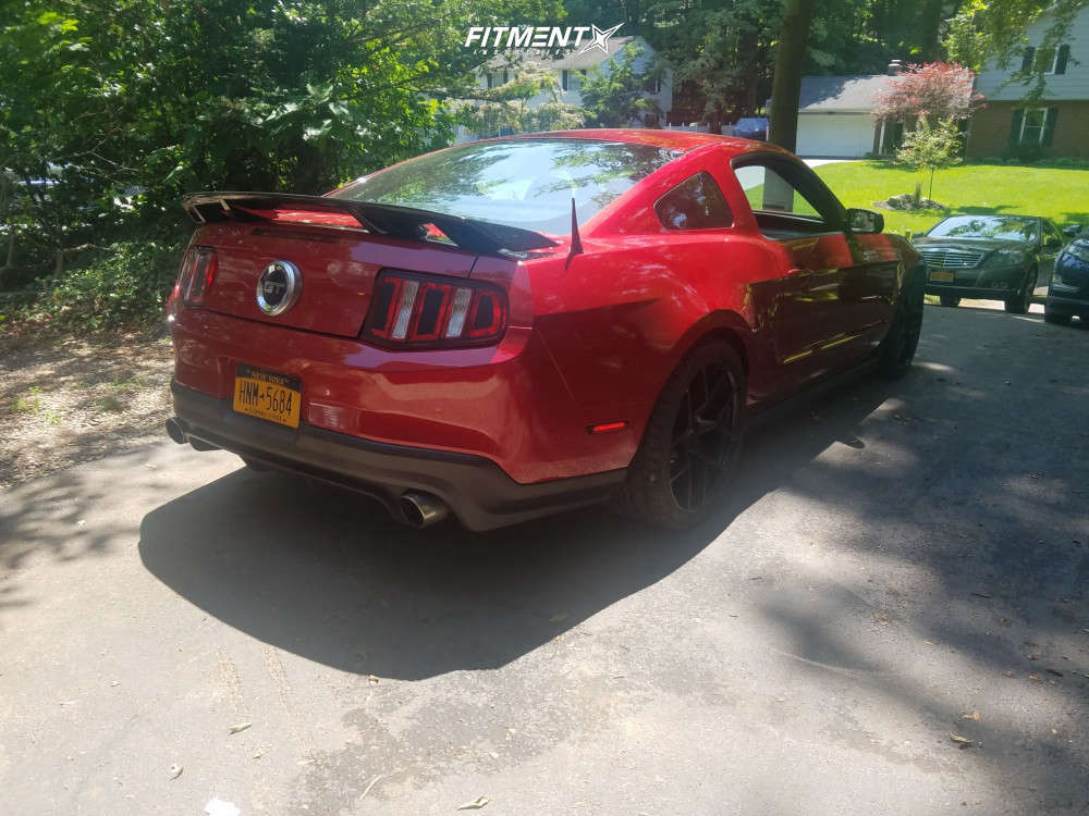 2011 Ford Mustang GT Premium 2dr Coupe (5.0L 8cyl 6M) with 20x9 ...