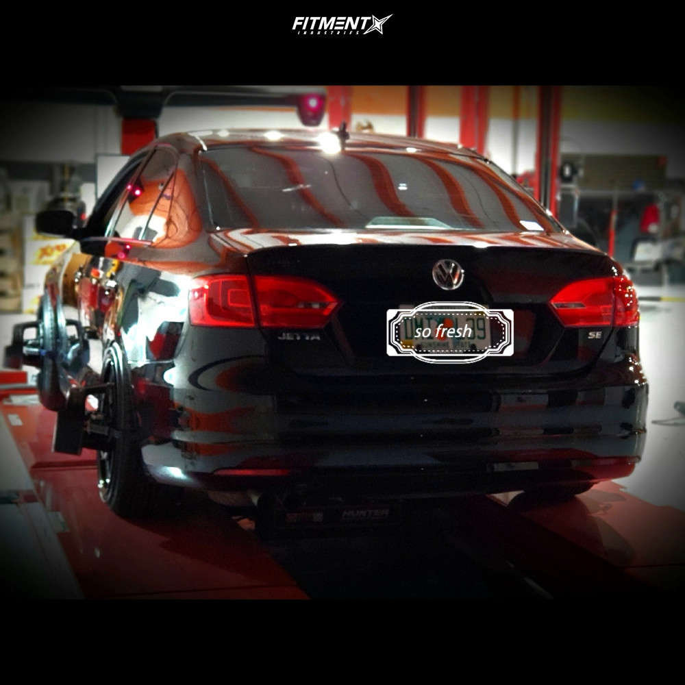 2014 Volkswagen Jetta SE with 18x9.5 ESR Sr01 and Ohtsu 225x40 on ...