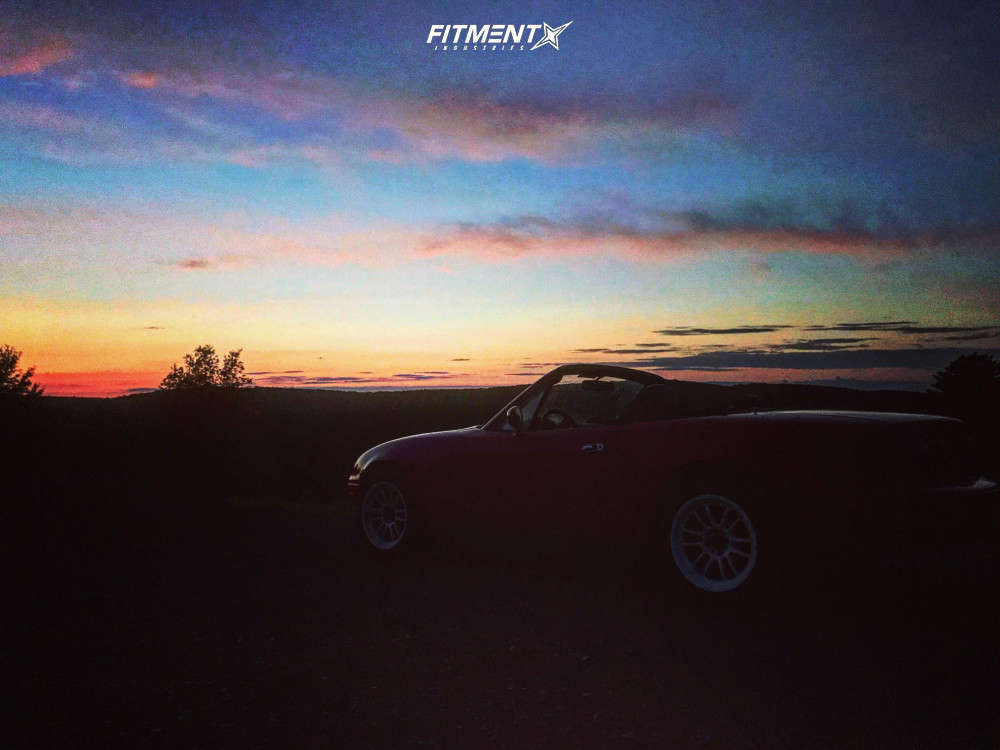 1993 Mazda MX-5 Miata Base with 15x8 Cosmis Racing XT-206R and Dunlop ...