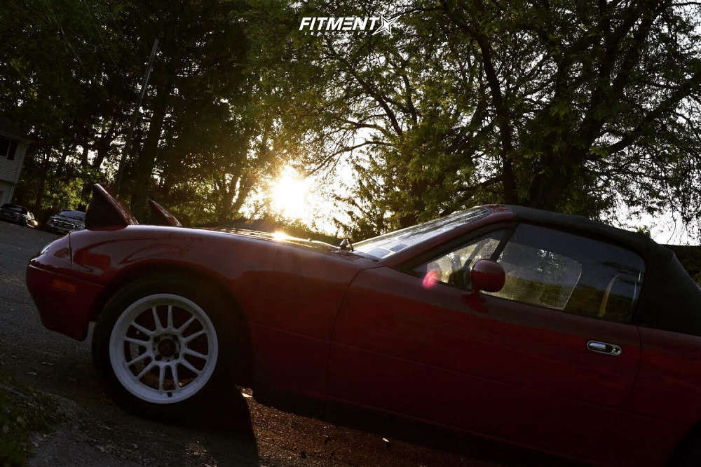 1993 Mazda MX-5 Miata Base with 15x8 Cosmis Racing XT-206R and Dunlop ...