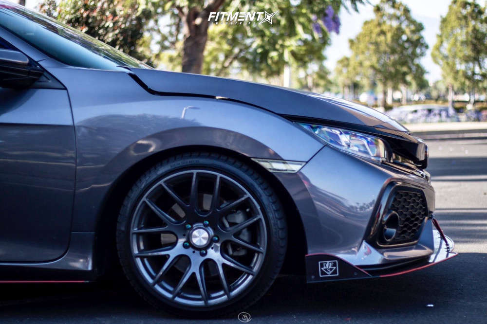 2017 Honda Civic Si with 18x9.5 ESR Sr12 and Accelera 245x35 on ...