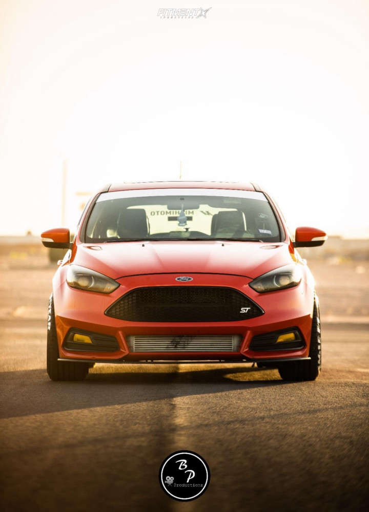 2015 Ford Focus ST with 18x9.5 Ambit Re83 and Goodyear 235x40 on ...