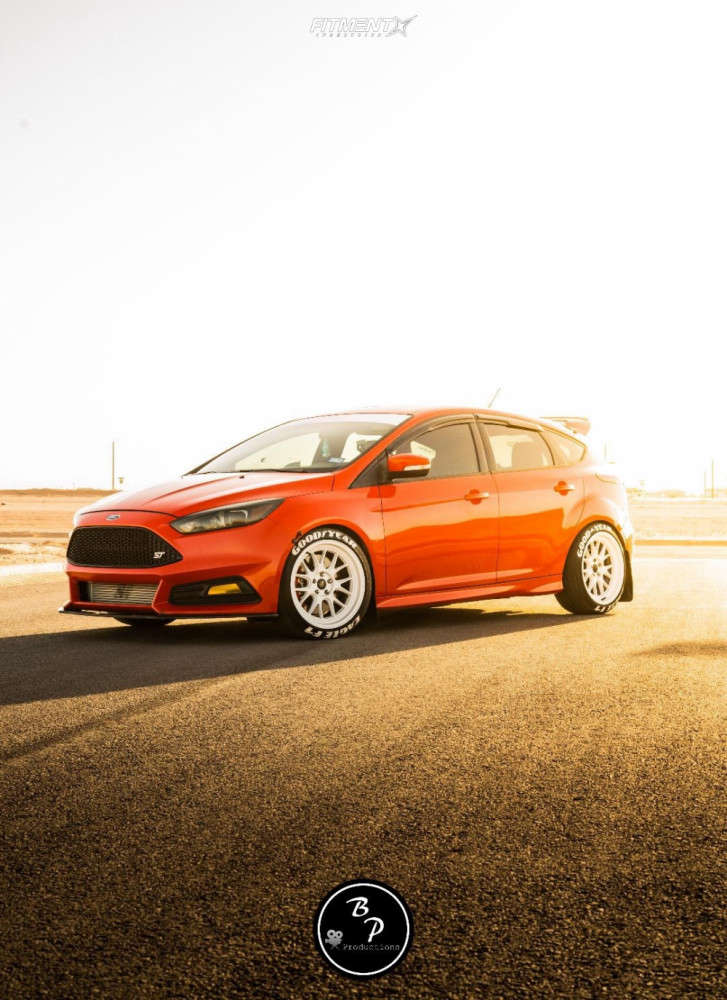 2015 Ford Focus ST with 18x9.5 Ambit Re83 and Goodyear 235x40 on ...