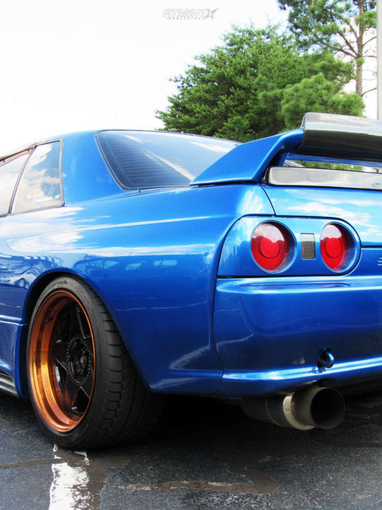 1990 Nissan Skyline R32 Base with 18x10 Sköl SK1 and BFGoodrich 285x35 ...