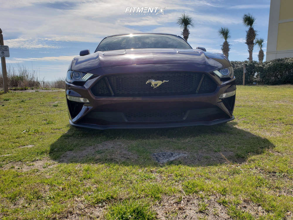 2018 Ford Mustang GT with 20x8.5 JNC JNC005 and Achilles 255x35 on ...