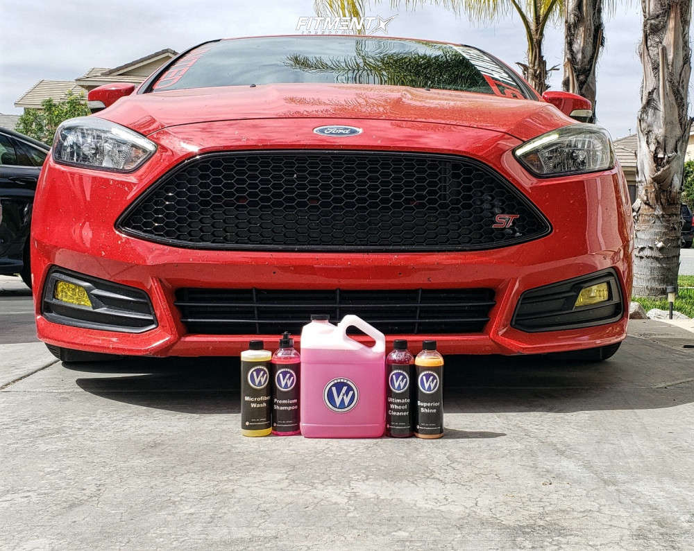 2017 Ford Focus ST with 18x8.5 Starform Basel and Nitto 215x35 on ...
