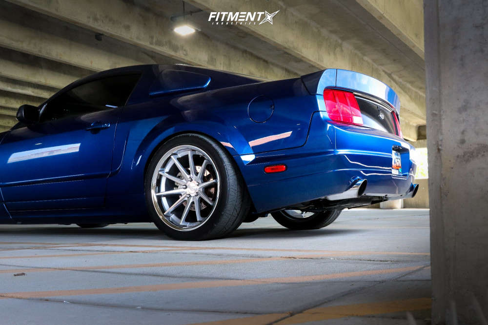 2007 Ford Mustang GT with 20x9 Ferrada FR4 and Nitto 245x45 on Lowering ...