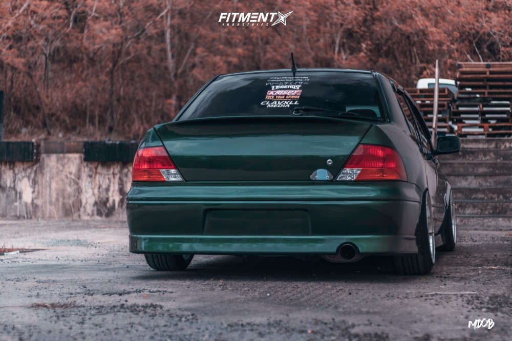 2003 Mitsubishi Lancer LS with 16x9 Klutch Sl2 and Leao 195x45 on Air ...