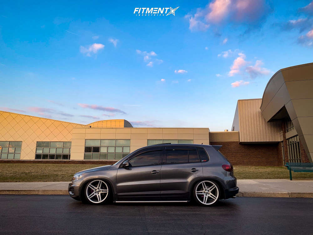 2013 Volkswagen Tiguan S with 19x9.5 Niche Turin and Achilles 225x35 on ...